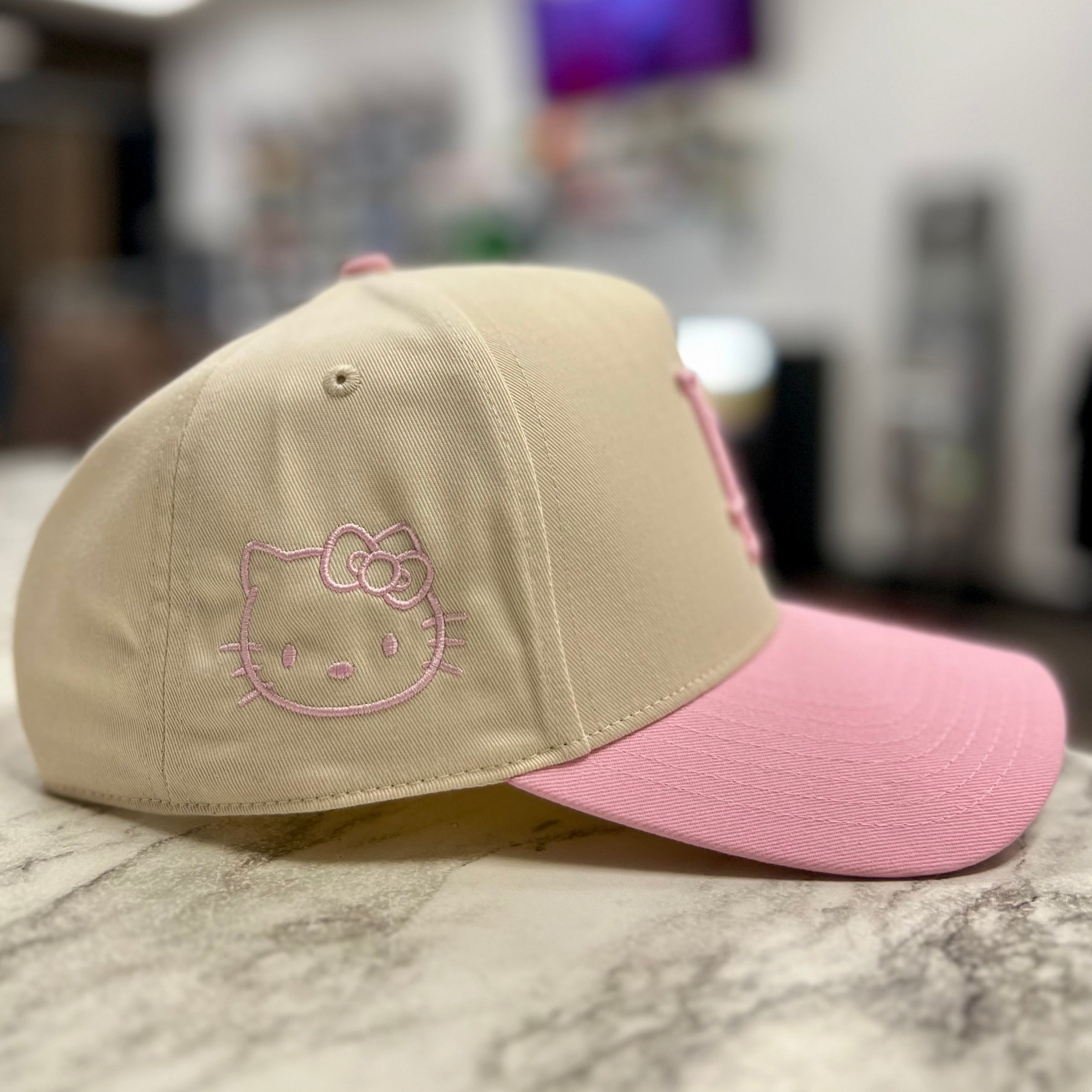 hello kitty hat pink